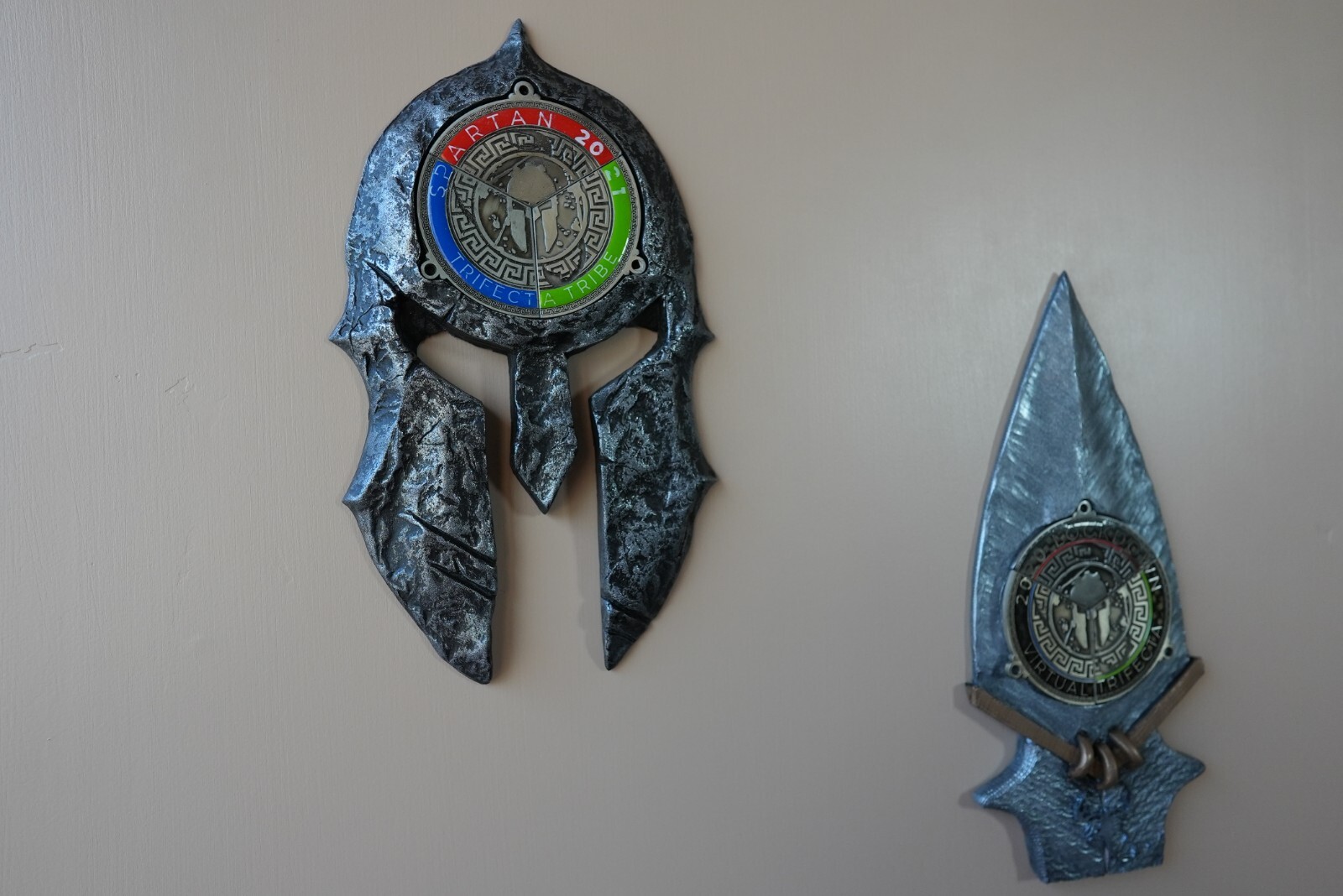 SPARTAN SPEAR TRIFECTA HOLDER DEKA FIT WEDGE DISPLAY TRIFECTA MEDAL ...