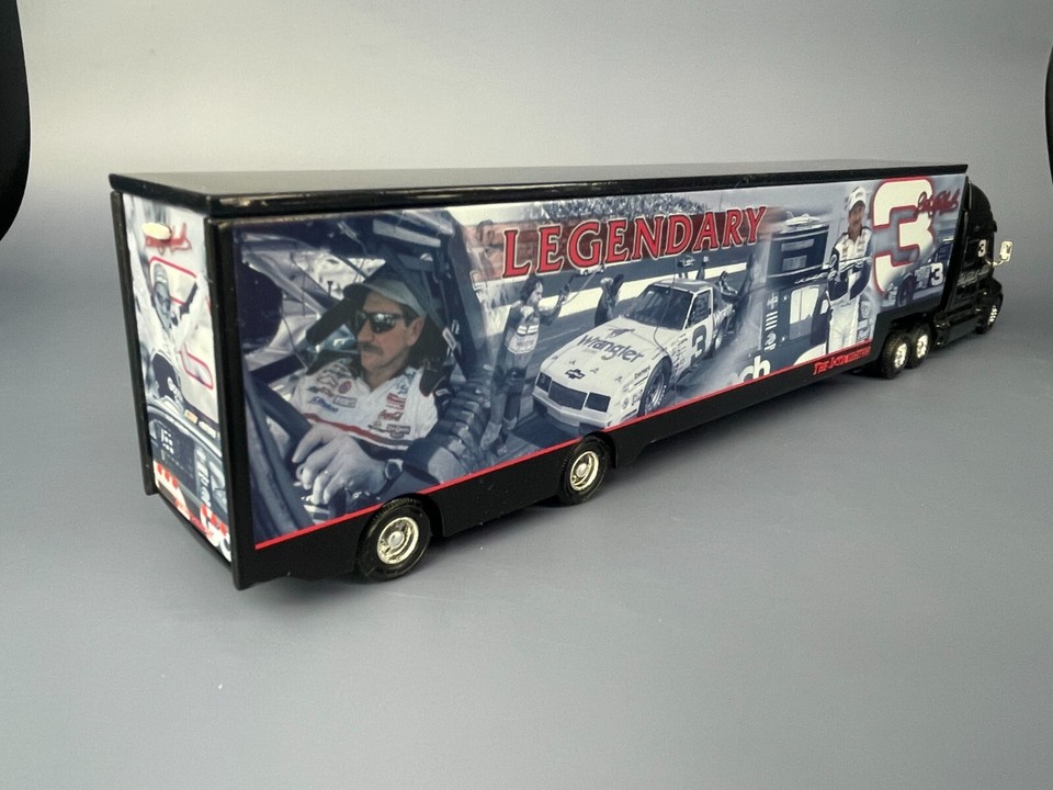 2002 Dale Earnhardt GM Goodwrench Service Plus Souvenir Rig Action 1:64 ...