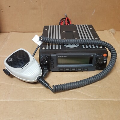 Motorola APX6500 Mobile Radio w/ O5 Control Head & Mic HMN1090C (Powers ...