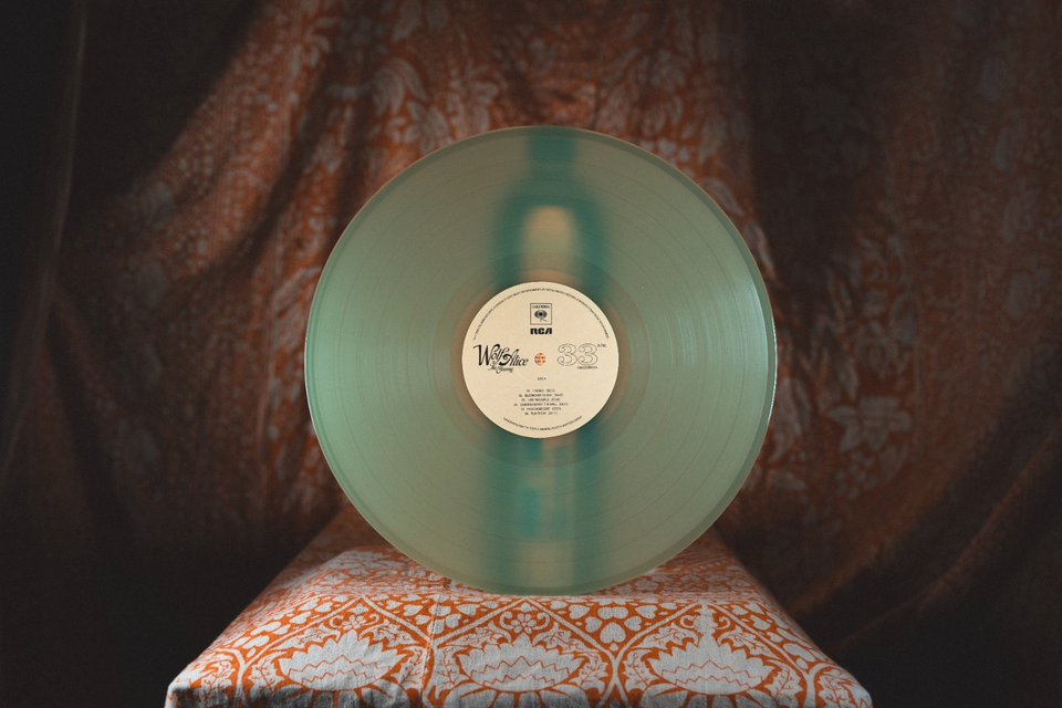 SIGNED SEALED Wolf Alice The Clearing COKE BOTTLE vinyl Clear monday ...