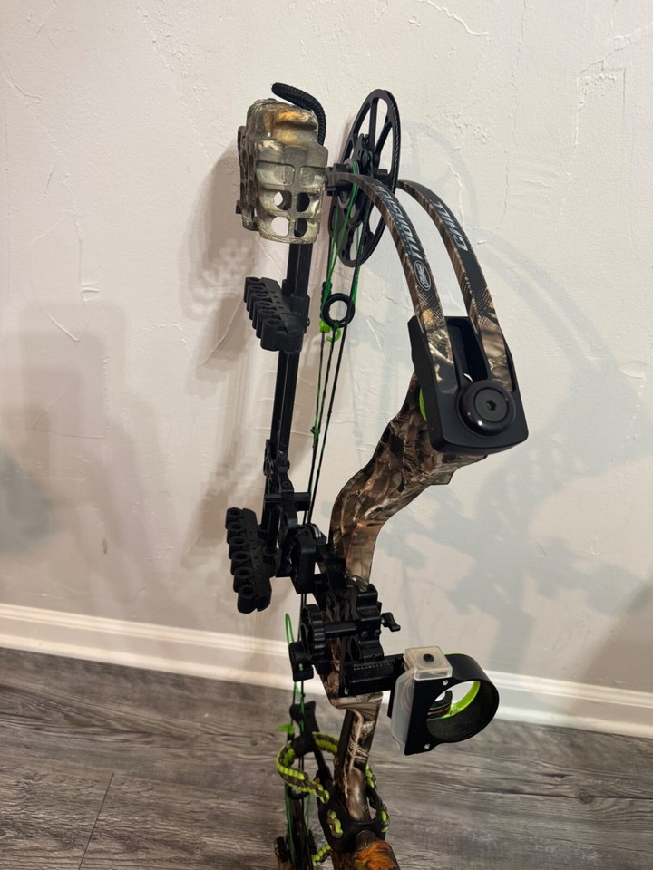 mathews monster chill sight black gold 30”70 lb | eBay