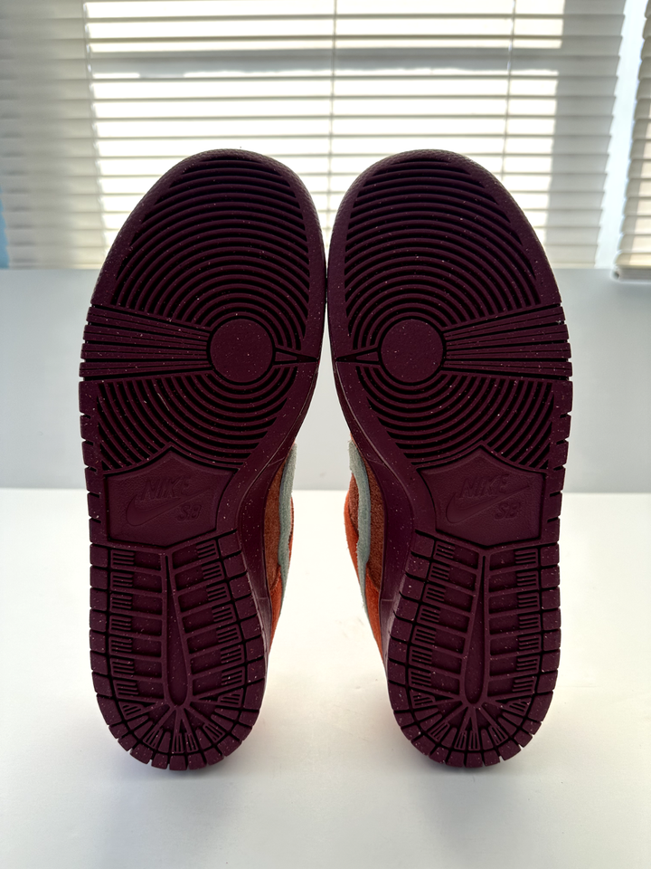 NIKE SB MYSTIC RED/EMERALD RISE DUNK LOW (SIZE 9) (DV5429-601) WIZARD ...