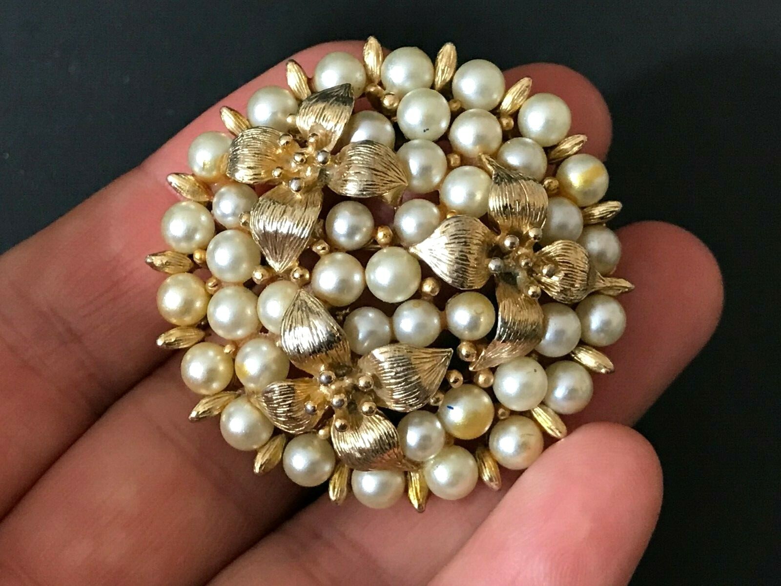 Vintage Lisner Signed Gold Tone Faux Pearls Cluster F… - Gem
