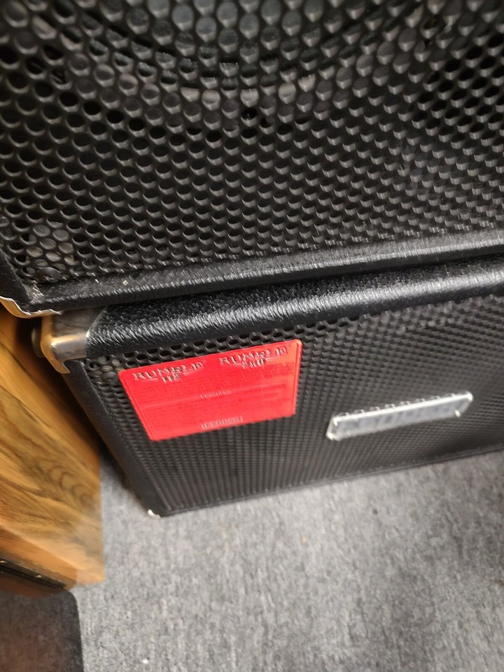 Fender Rumble 350 Bass Amplifier with 1 12" Speaker Cab & 1 2x8 Speaker ...