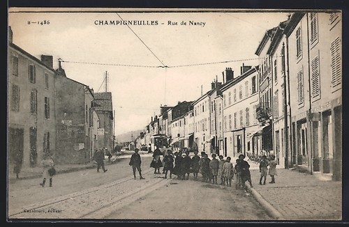 CPA Champigneulles, Rue de Nancy animée avec enfants et bâtiments ...