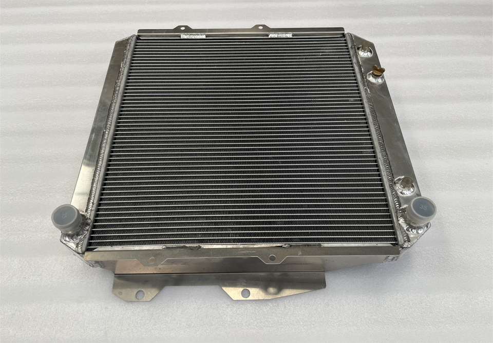 👍RADIATOR Fit Toyota Land Cruiser LJ70/71/73/77/78 2LTE 2.4TD A/T 1990 ...