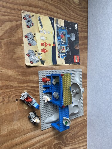 Lego Space Command Centre (926) | eBay