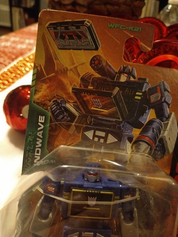 TRANSFORMERS KINGDOM WFC DECEPTICON SOUNDWAVE CORE CLASS - NIP | eBay