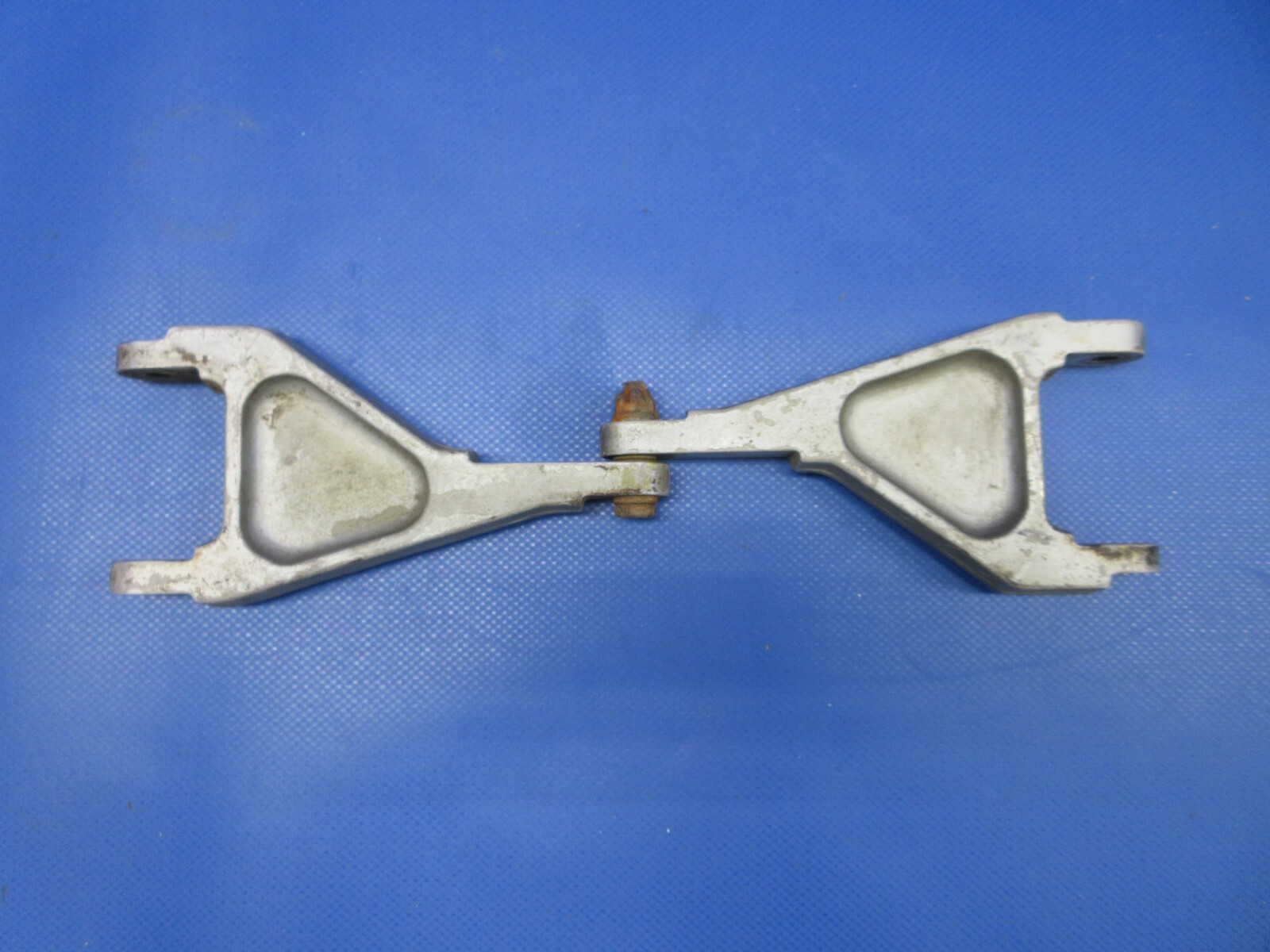 Piper PA23 Aztec Nose Gear Scissor & Bushing Assy P/N 752-914 (0324-718 ...