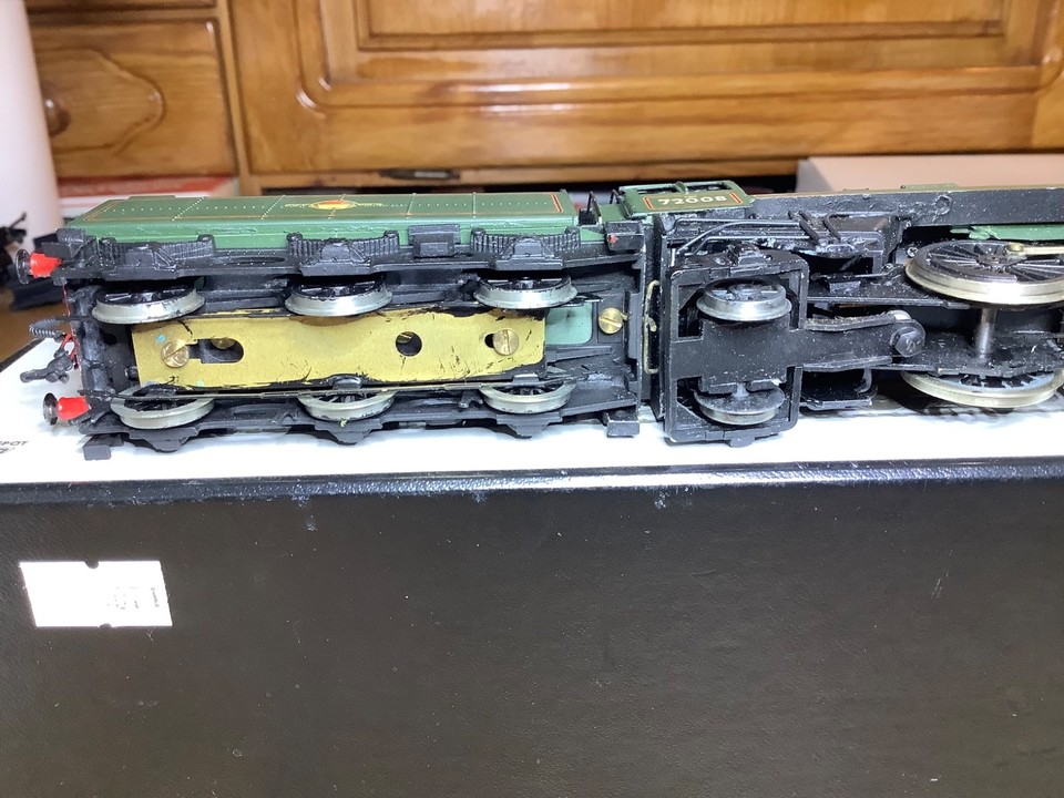 DJH Kit Built OO Gauge BR 4-6-2 Standard Class 6 Locomotive 72008 Clan ...