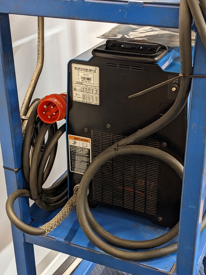 MILLER Invision 352 Mpa MIG Welder w/ S-74 Mpa Plus Wire Feeder (USED ...
