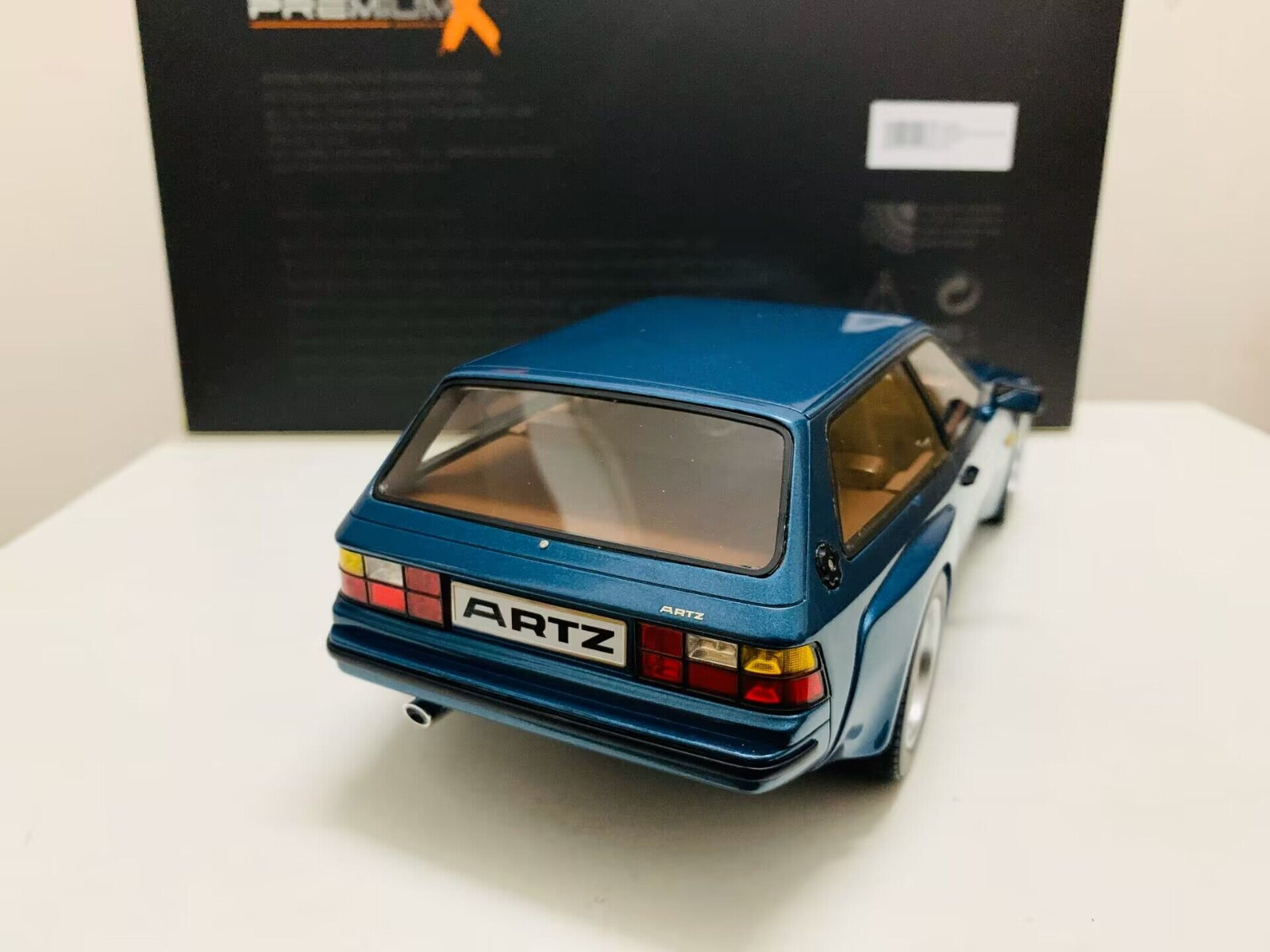 PremiumX 1/18 Scale Resin Limited Model Car Porsche 924 Turbo Kombi By ...