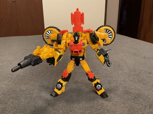 Transformers Generations Thrilling 30 Voyager class IDW Sandstorm ...