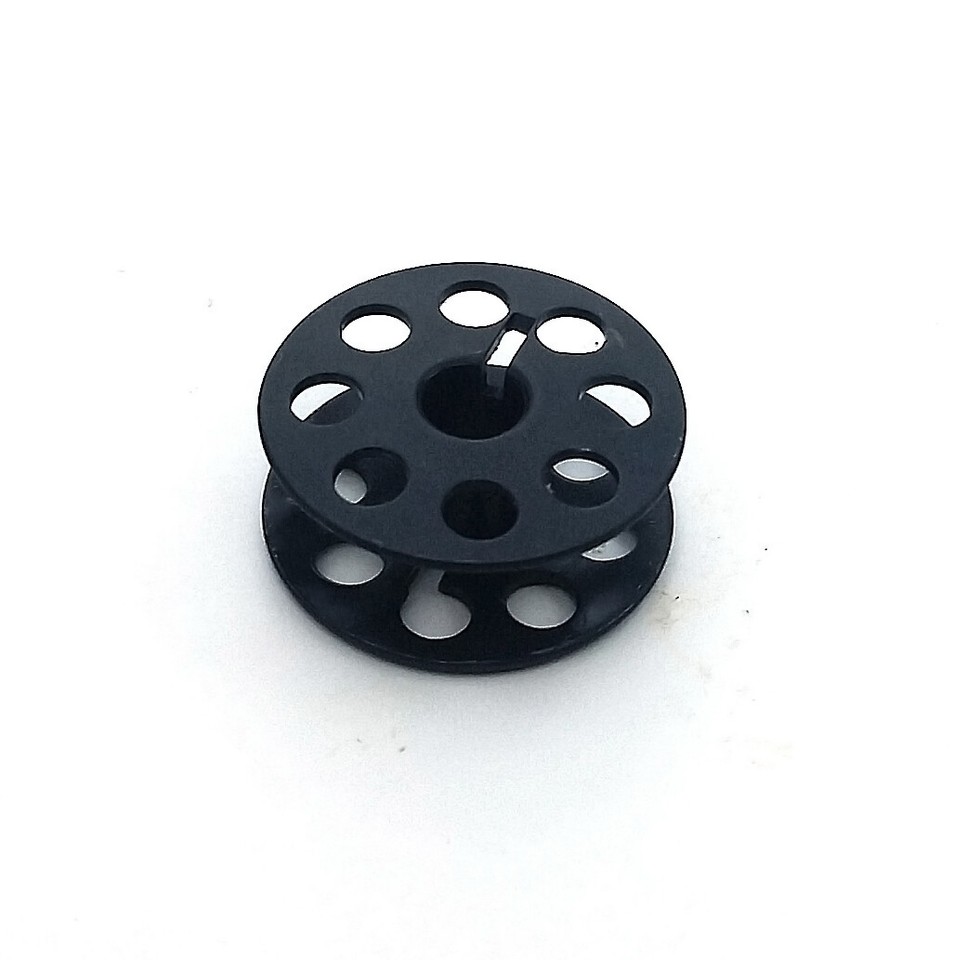 50 GAMMILL QUILTER M LARGE SLOTTED BOBBINS WITH HOLES #18034 | eBay