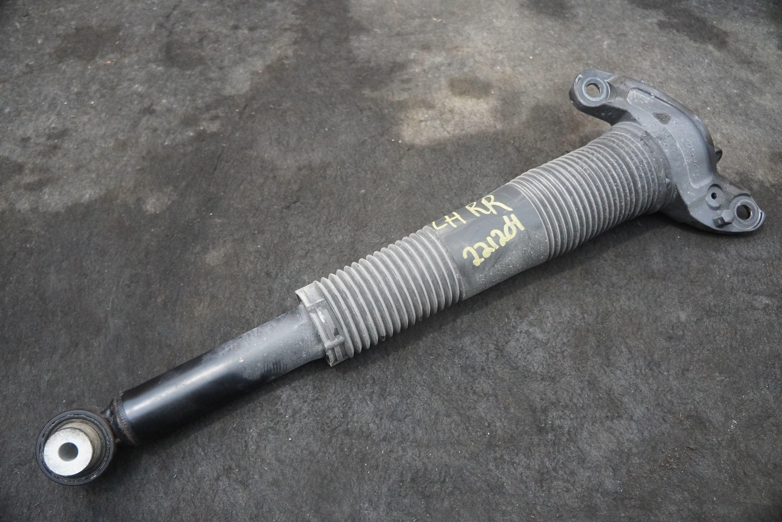 Rear Left Shock Absorber Strut LR098141 Land Rover Discovery Sport L550 ...