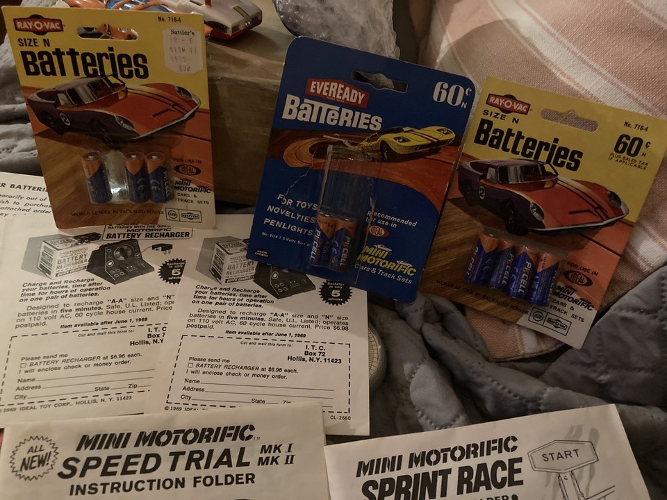 IDEAL Toys Mini Motorific 200 Racing Slot Car Set Beauty! Extra Cars ...