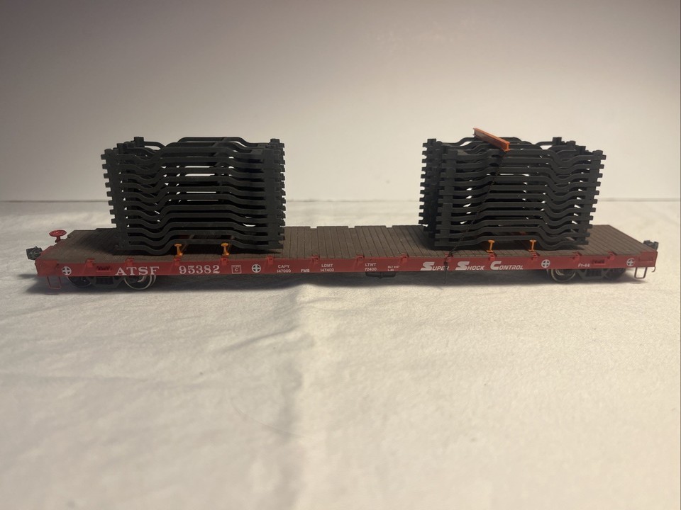 HO Scale Athearn ATSF Flat Car With Car Frames Load NO BOX | eBay