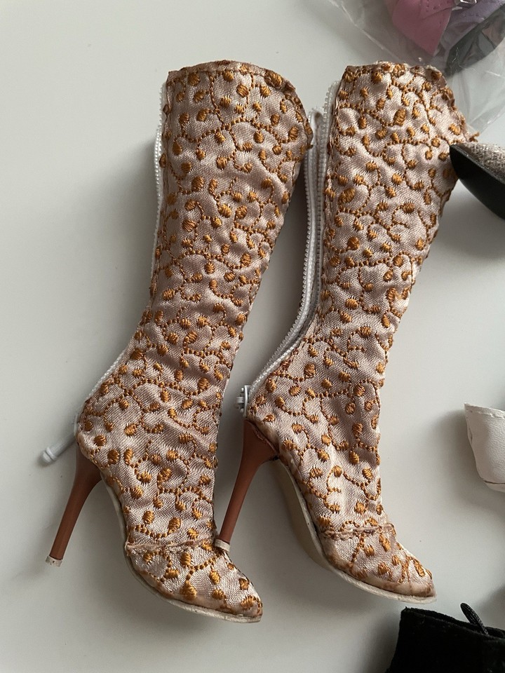 Tonner Doll Ellowyne Antionette Cami Boots And Shoes 9 Pair | eBay