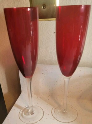 RUBY RED GLASS CHAMPAGNE FLUTES WITH CLEAR STEMS VALENTINES DAY ROMANCE ...
