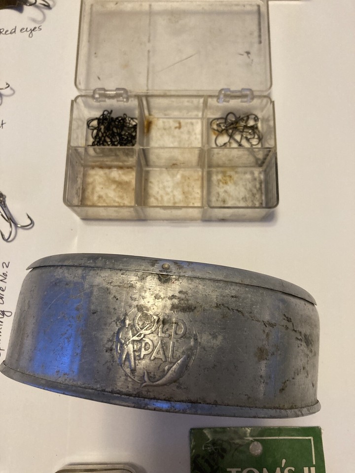 Vintage Fishing Lure Collection -Dozens! Heddon, Rapala, Helin, ThinFin ...