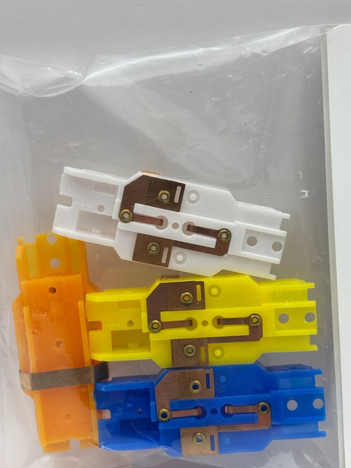FOUR WIZZ JET T-JET CHASSIS W/TOP PLATE CLIP AND ELECTRICALS BLUE ...