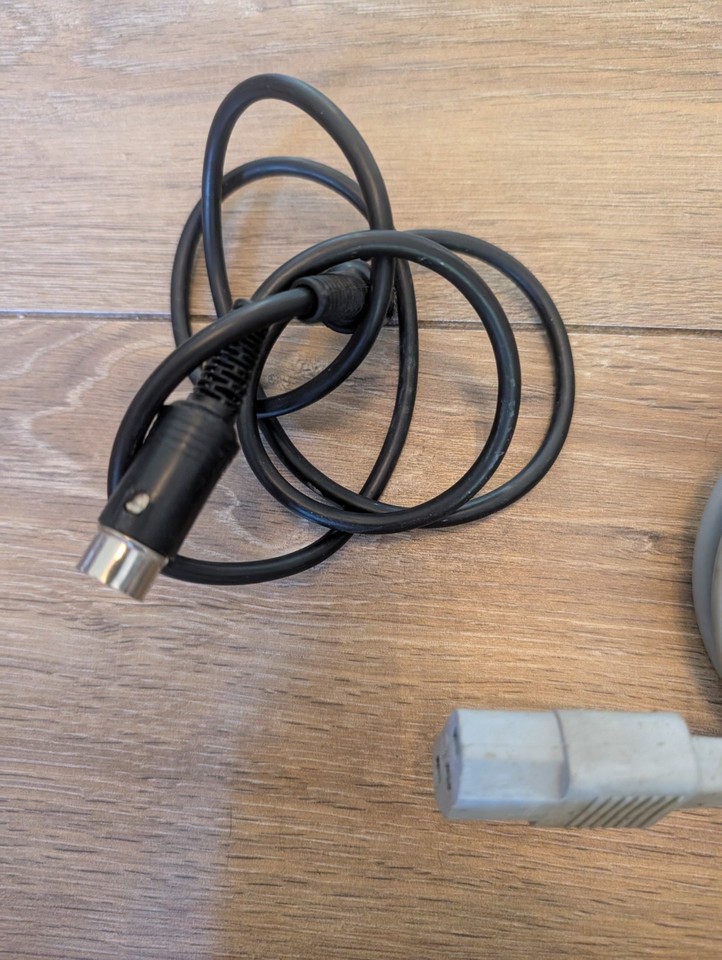 Commodore 1571 Disk Drive For C64/128 With Cables Powers On | eBay