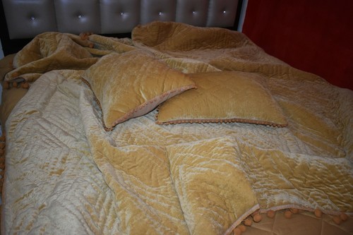 Gold velvet comforter blankets and handmade bedspread (Queen 90X90 inch ...