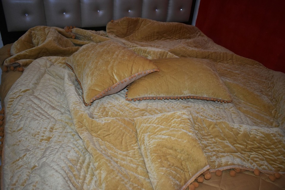 Gold velvet comforter blankets and handmade bedspread (Queen 90X90 inch ...