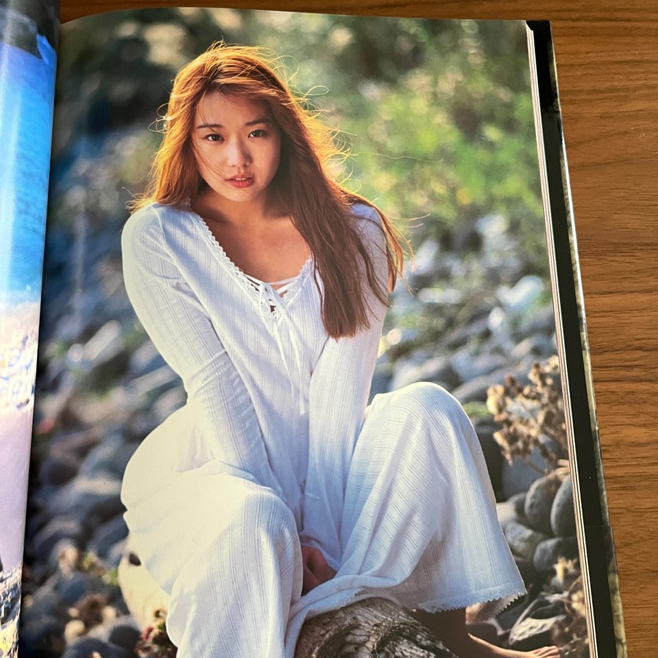 Hitomi Yuki Japanese Photobook "risky lips" | 1994 | Hiroyoshi Saiki | eBay