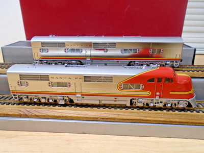 Coach Yard Detailed Brass HO ATSF E8 A/B Diesel Loco Set Runs Smooth ...