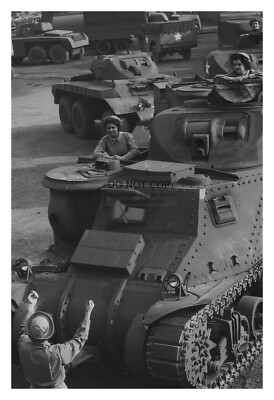 WOMEN'S ARMY CORPS WAC ASSISITING IN TANK OPERATIONS WW2 WWII 4X6 B&W ...