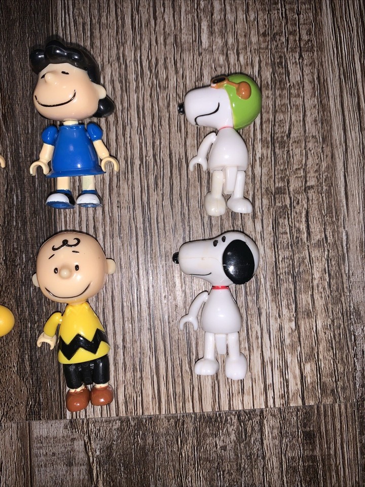 12 Peanuts Charlie Brown Minifigures Action Figures 2" Stamped "PNTS ...