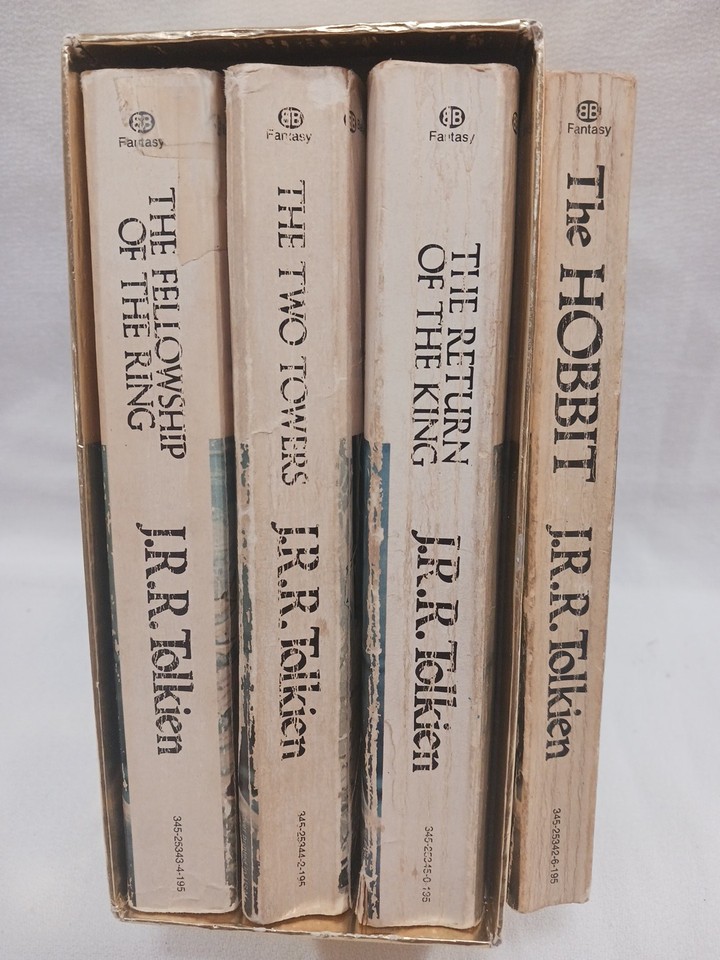 The Lord of the Rings + Hobbit Gold Foil Box Set JRR Tolkien PB ...