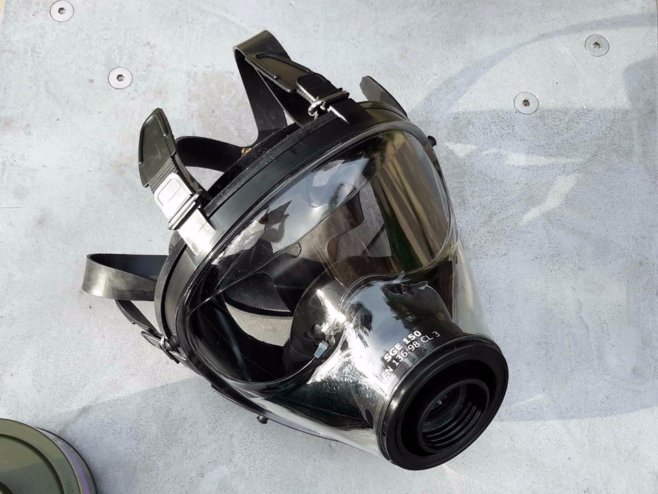 SGE 150 Gas Mask +2 New NATO 40mm NBC/CBRN Filters New Production MED ...