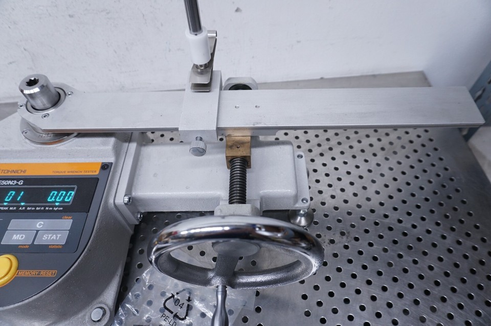 Tohnichi DOTE50N3-G Torque Wrench Tester Calibrator 5-50 N.M 44-440 lbf ...