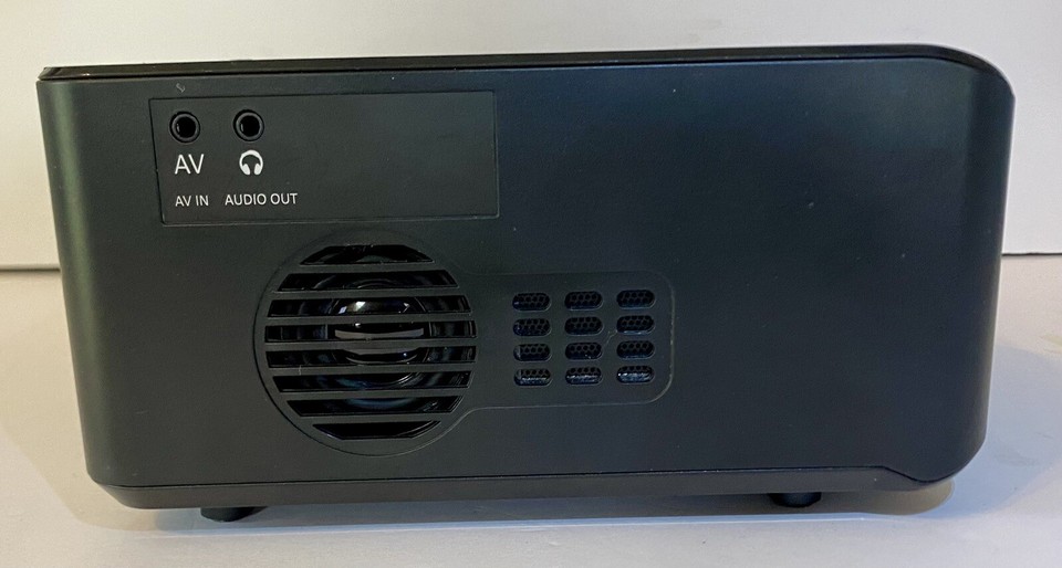 Medion LED HD Projector 1280 x 720p. Images Projects 45”-200" TESTED ...