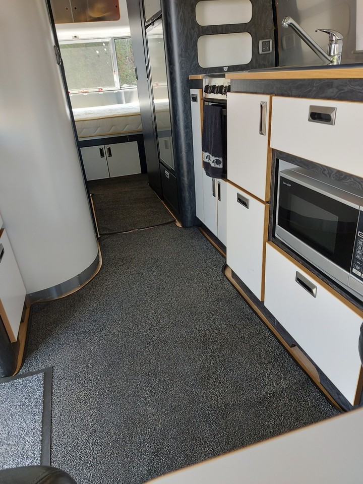 Airstream 684 Property | eBay UK