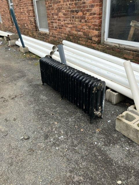 CAST IRON RADIATORS MADE IN USA FROM GOOD HOMES NO JUNK STEAM/HOT WATER ...