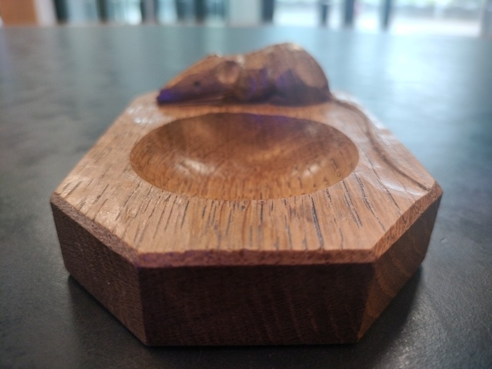 ROBERT MOUSEMAN THOMPSON CARVED OAK PIN TRAY WITH SIGNATURE MOUSE | eBay UK