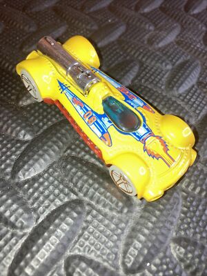 Hot Wheels Retro-Active Yellow 2010 Mattel 1:64 | eBay