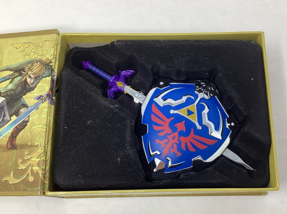 Master Replicas Zelda Twilight Princess Master Sword & Shield 1/6 Scale ...