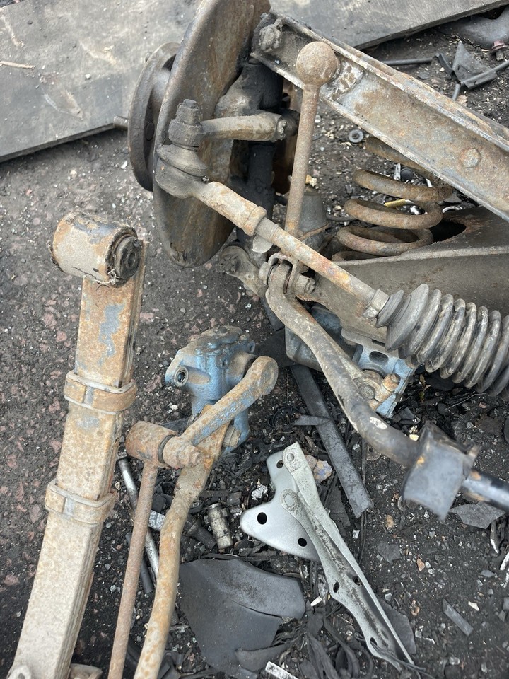 MG MGB COMPLETE REAR AXLE & FRONT STEERING & SUSPENSION PARTS JOB LOT ...