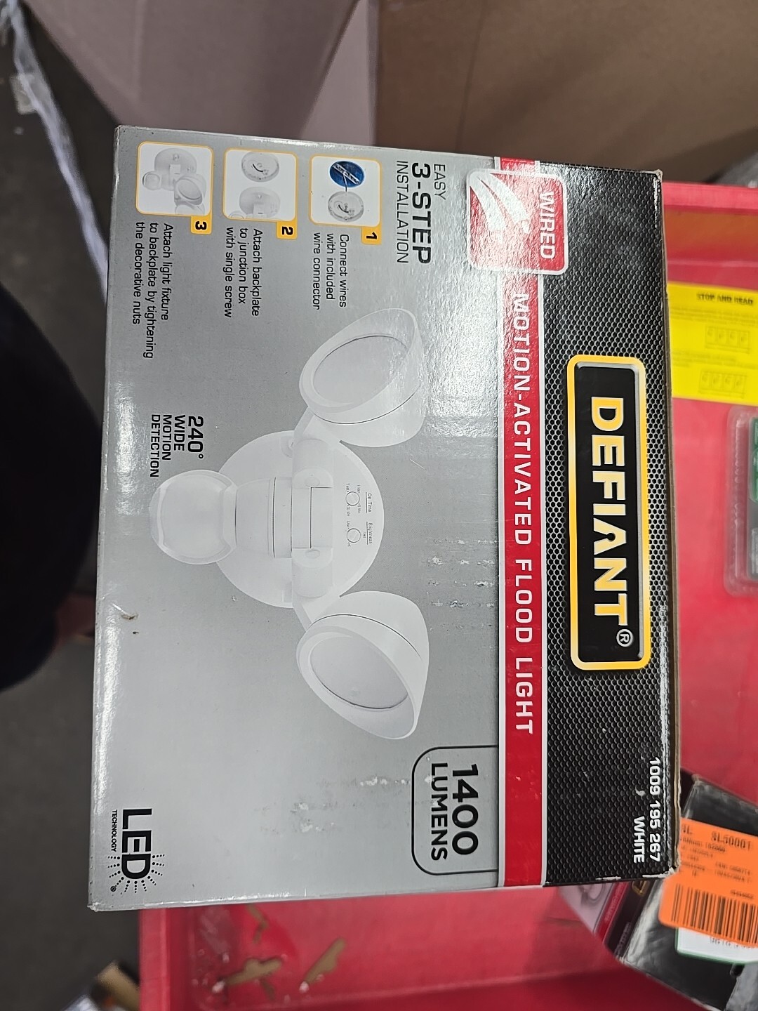 Defiant 2-Head Dusk-to-Dawn LED Security Flood Light 1400 Lumens ...