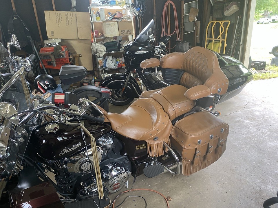 2014-Up Indian Motorcycle OEM Tour Pack Trunk Complete w/ Mount VGC ...