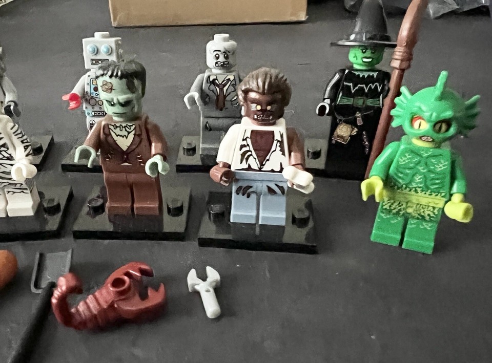 LEGO Lot of 9 Minifigs Dracula Mummy Frankenstein Wolfman Creature ...