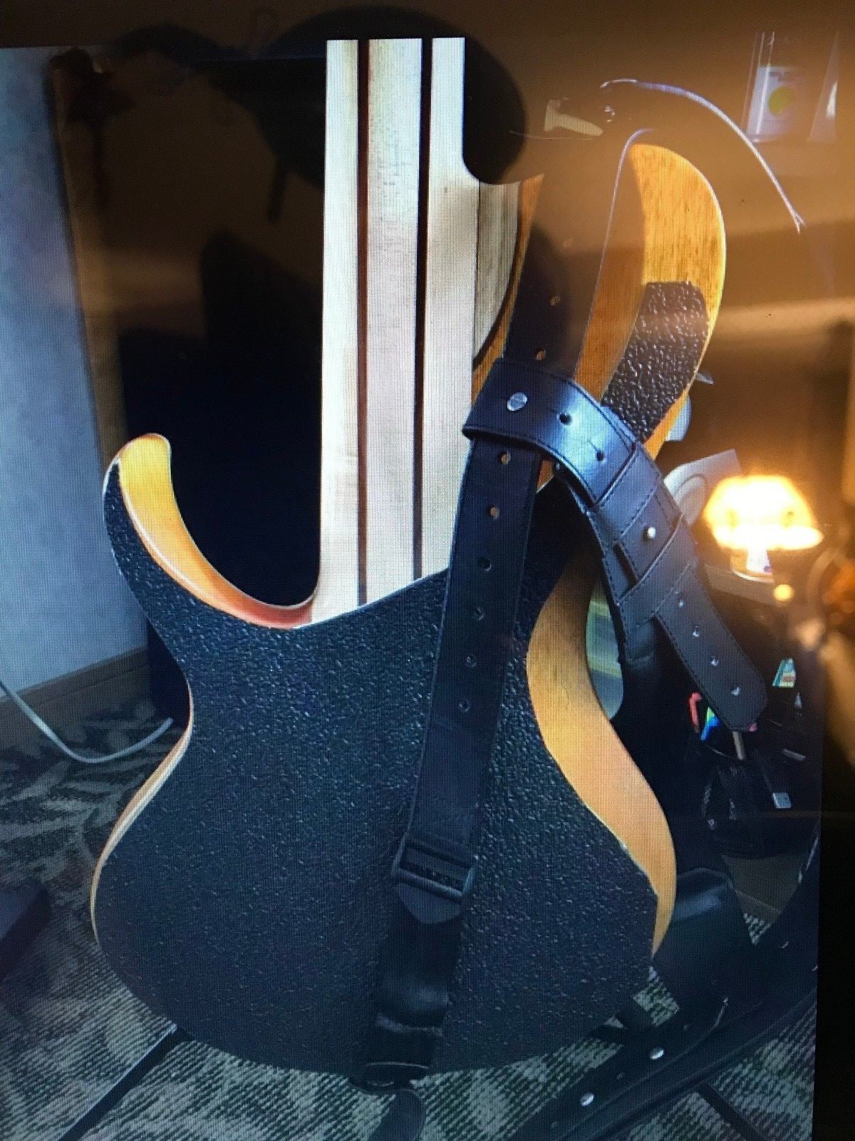 BackGuard: Protect Back of Glossy Poly-Finished Guitars from Buckles ...