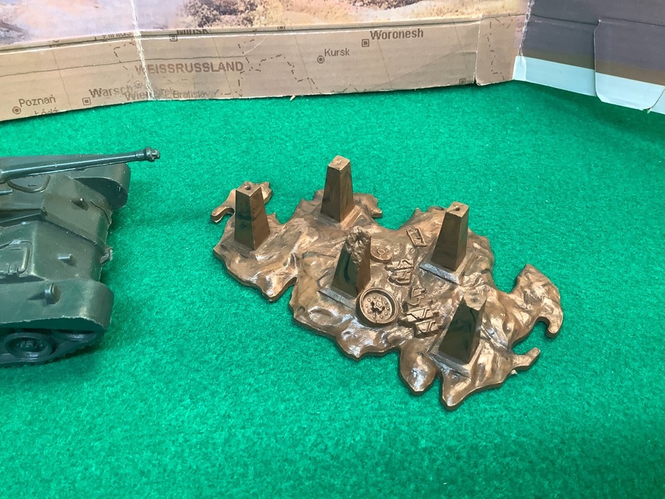 VINTAGE MARX BATTLEGROUND #41 U.S. ARMY TANK DARK GREEN WITH DRAGON ...