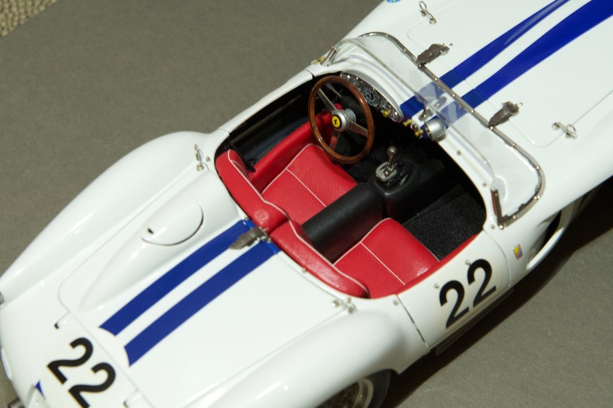 1/18 CMC 1958 Ferrari 250 Testa Rossa Pontoon Fender Chasis 1/18 CMC 1958 Ferrari 250 Testa Rossa Pontoon Fender Chasis