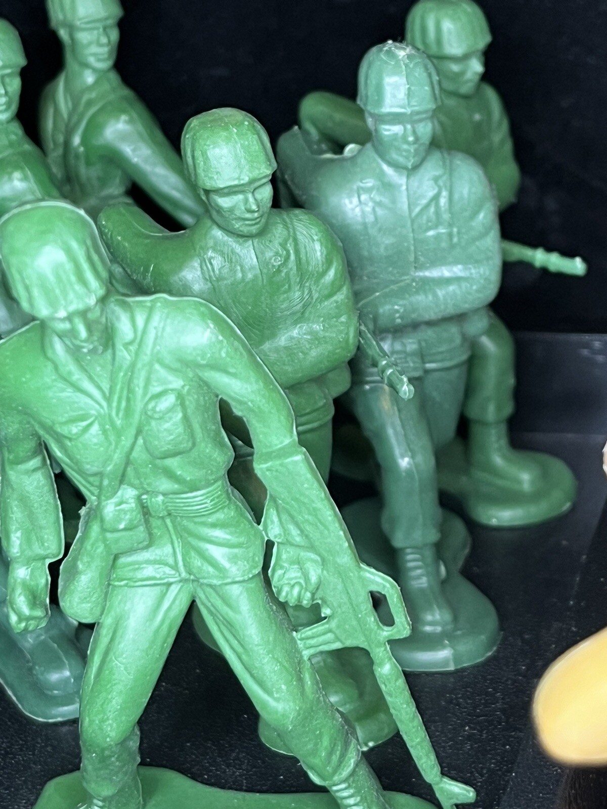 Vintage 4-4.5” Jumbo Green & Tan Army Men Lot (30) Greenbrier FREE ...