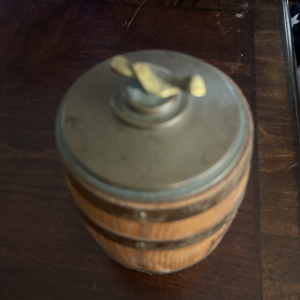 JACK DANIELS WHISKEY BUNG PITCHING CHAMPION OAK BARREL 8in Metal Lid ...